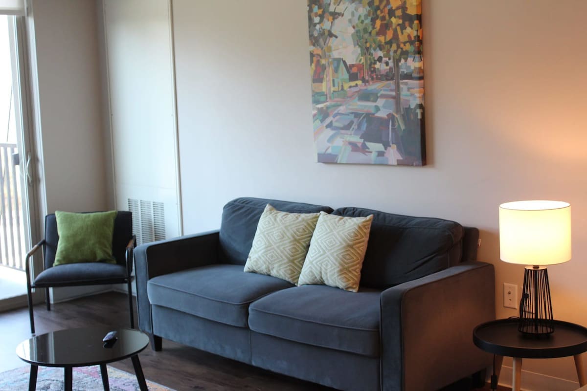 Walk To Campustown Cafes From Stylish Retreat - エイムズ, IA