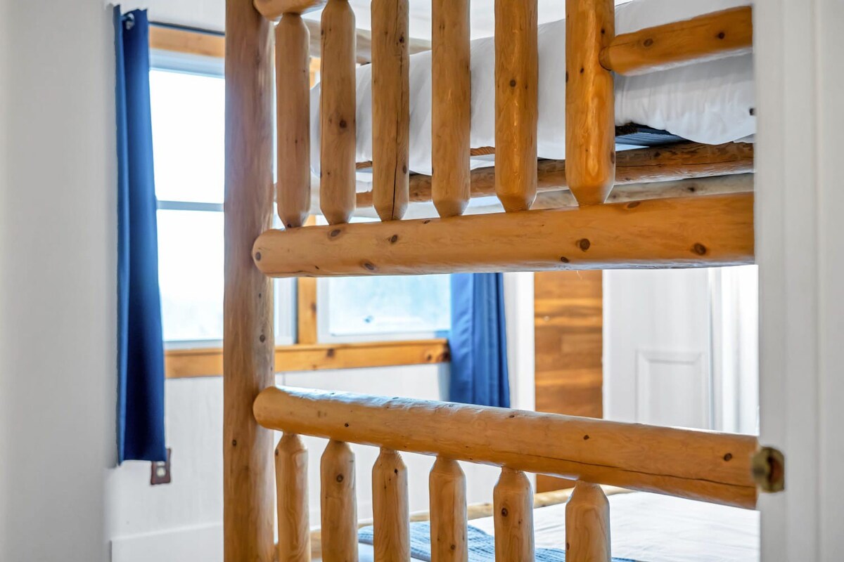 Blue Elk Lodge (Endless Mountains) | Pocono Vacation Rental