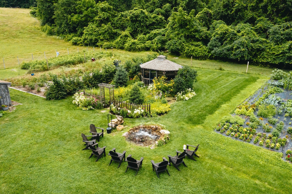 Treehouse - Countryside - Farm Animals - Fire Pit | Willington | Mill ...