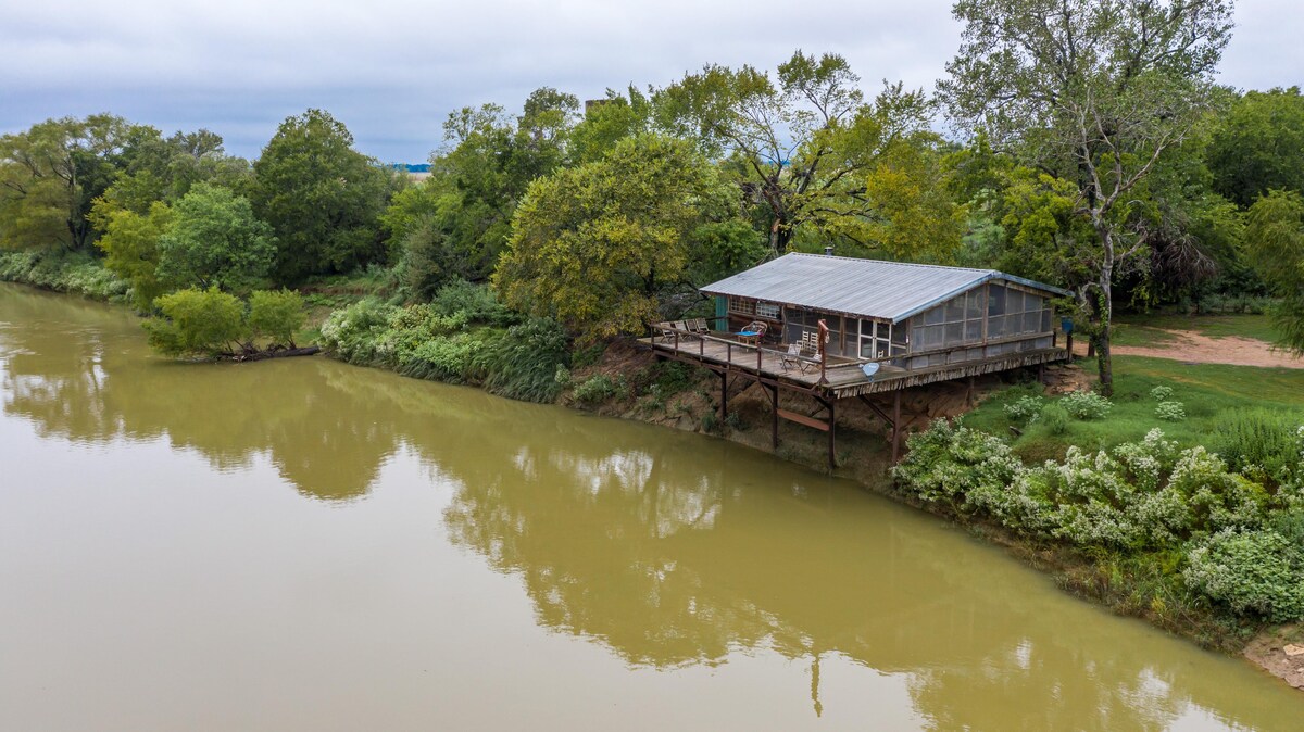 Waco Rustic Boat House, River Fishing, Sunset Views | Satin | Moon ...
