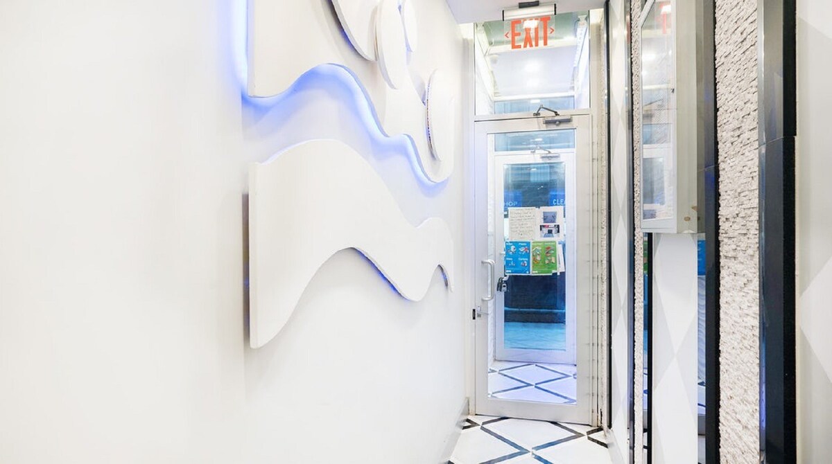 24-18 New Gramercy Studio W/D in Unit Fully Reno | New York | URBAN ...