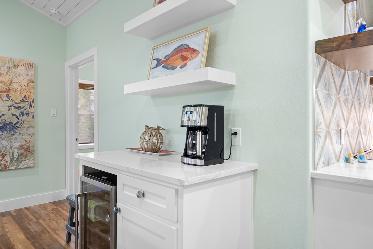 Gruene Escape~ Private Pool~Golf Cart Boardwalk | Port Aransas | Sand ...