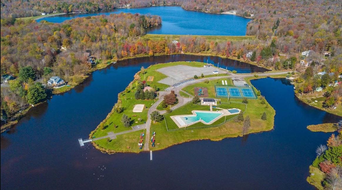 Wander Home | Lazy Oaks Cabin | Pocono Vacation Rental