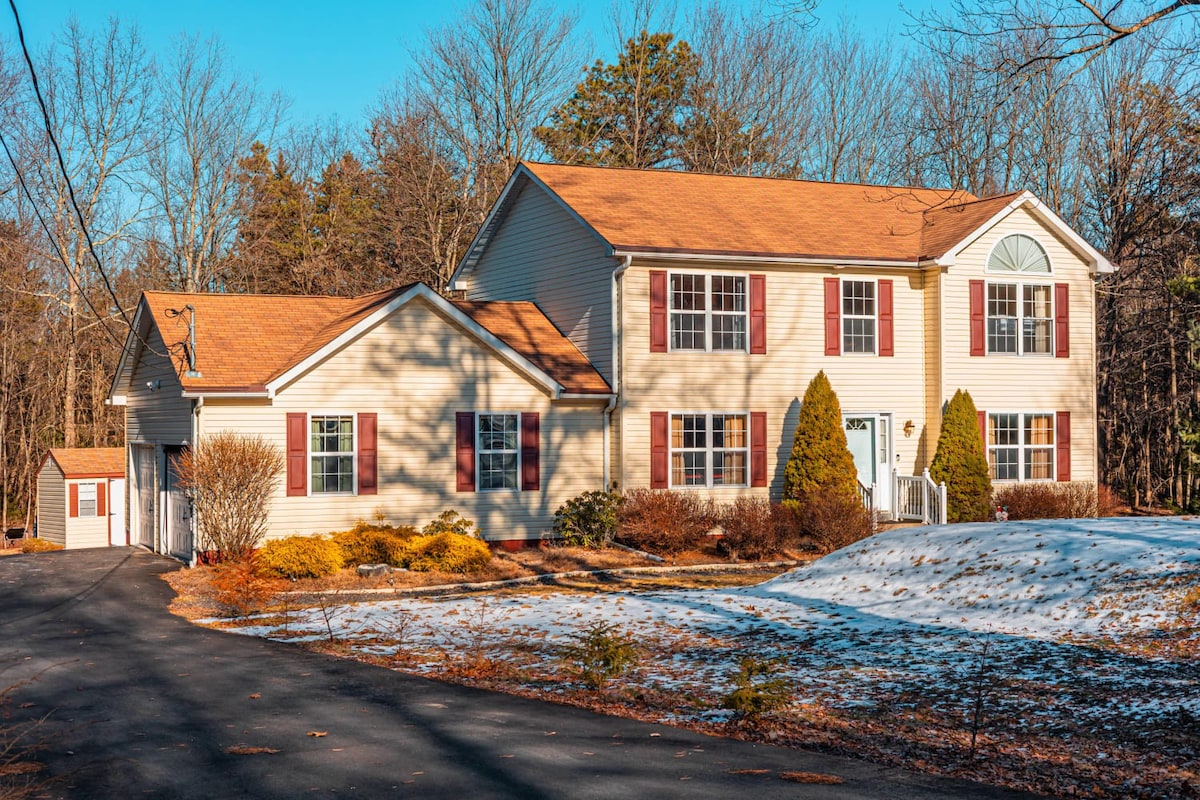 Maple Manor | Pocono Vacation Rental