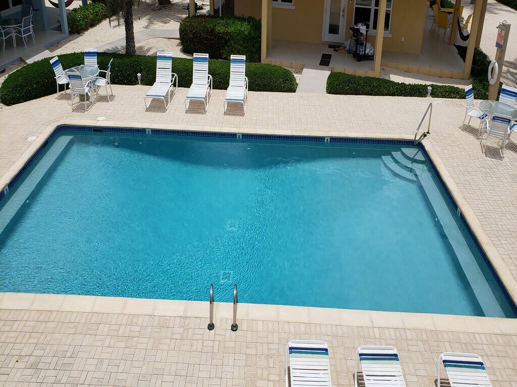 Home #4 Green Beach Front - Best Vacation Home - Ocean Paradise