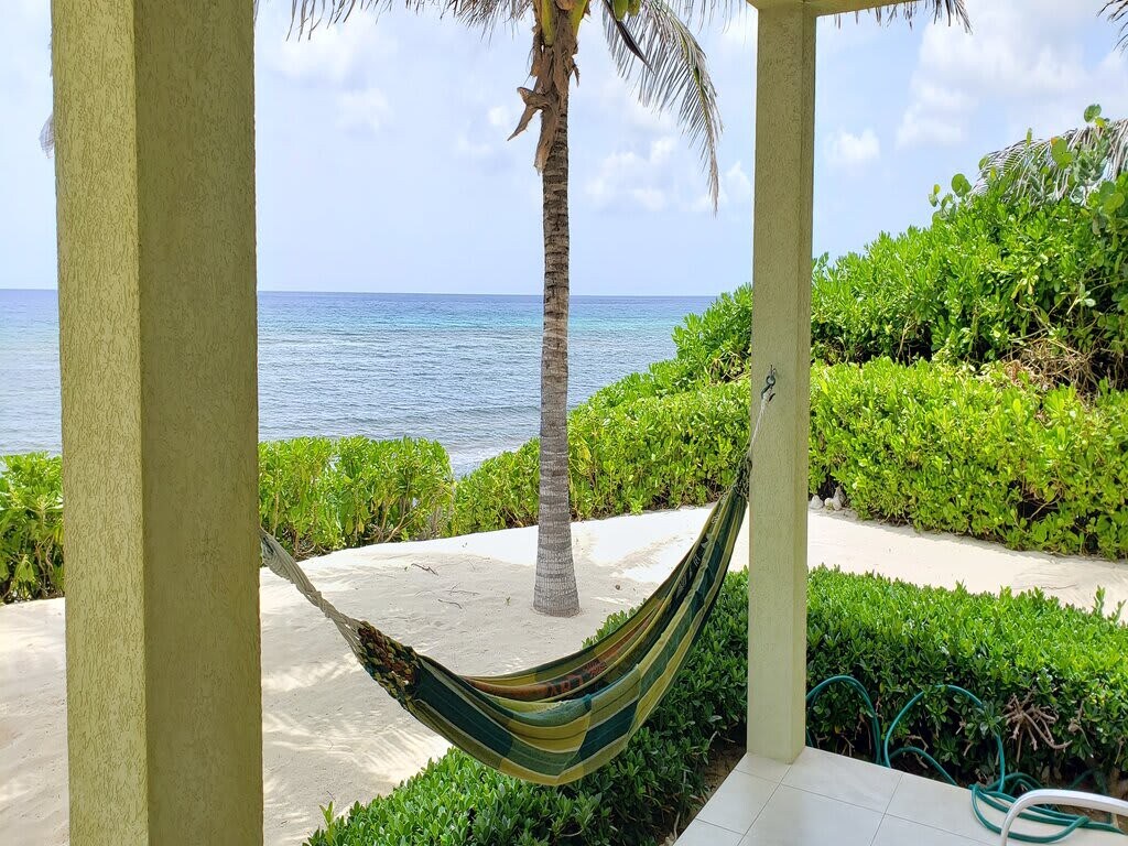 Home #4 Green Beach Front - Best Vacation Home - Ocean Paradise