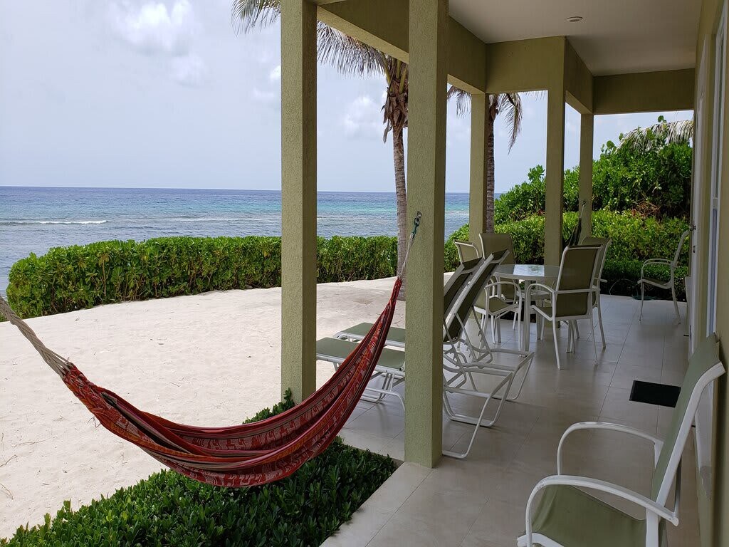 Home #4 Green Beach Front - Best Vacation Home - Ocean Paradise