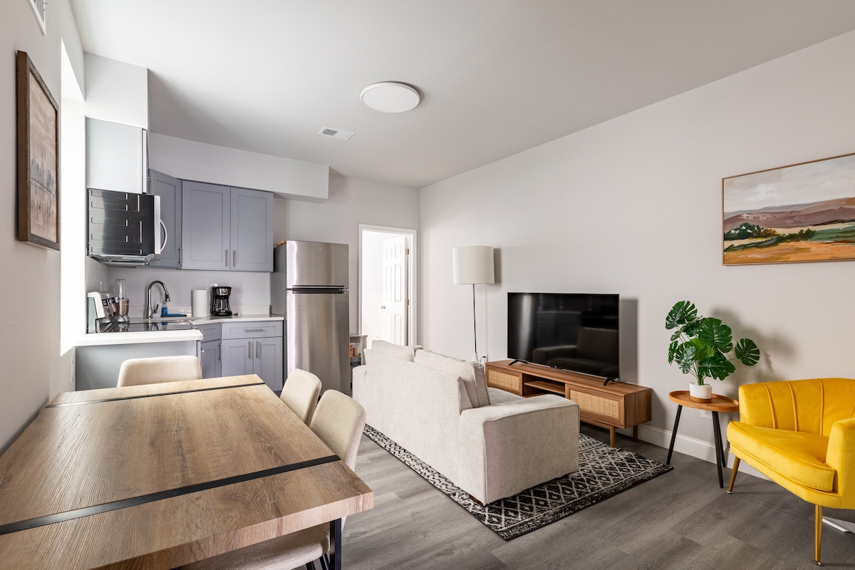 Stylish Apartment With Culinary Delights - Inviting Experience - Philadelphia, PA