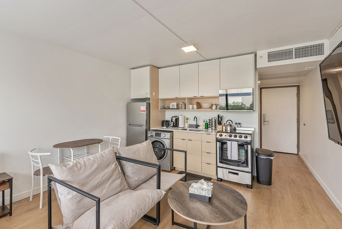 Modern Oasis With Gym And Parking - Stylish Urban Getaway - Salt Lake City, UT