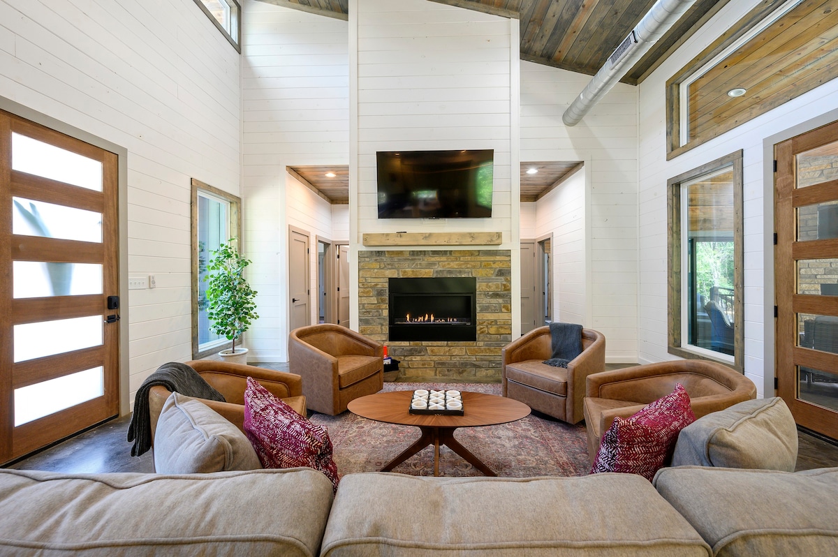 Pets | Heated Pool | Fire Pit | Hot Tub | Broken Bow | Mountain Fork ...