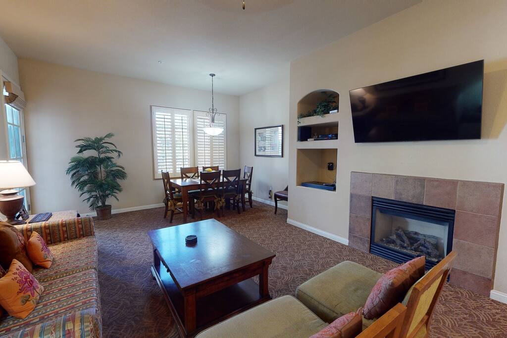 Lv102 Upstairs 1 Bedroom Legacy Villa - La Quinta, CA