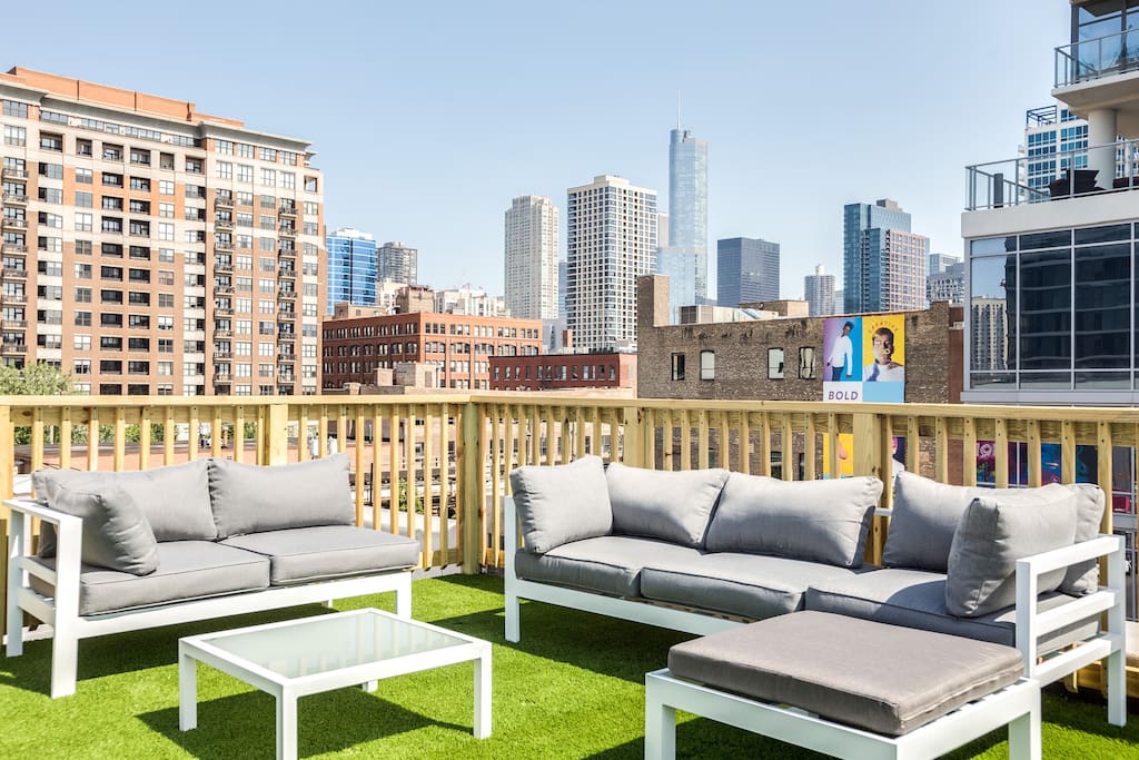 Luxury Downtown Penthouse With Private Rooftop! - Chicago, IL