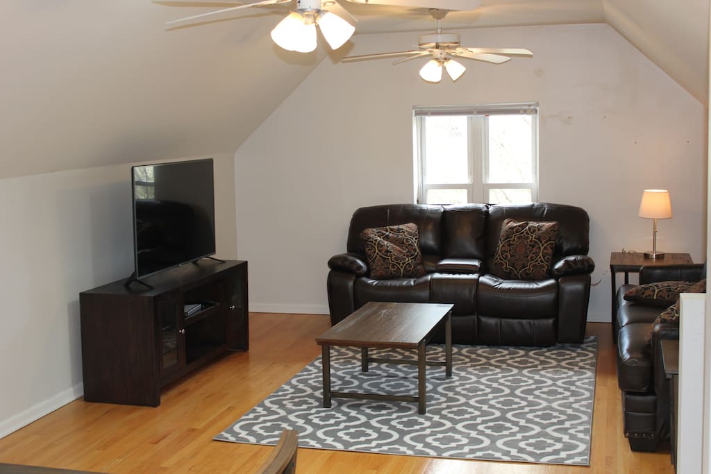 Lincoln Park Living - 3 Queen Beds - Sleeps 6! - Chicago
