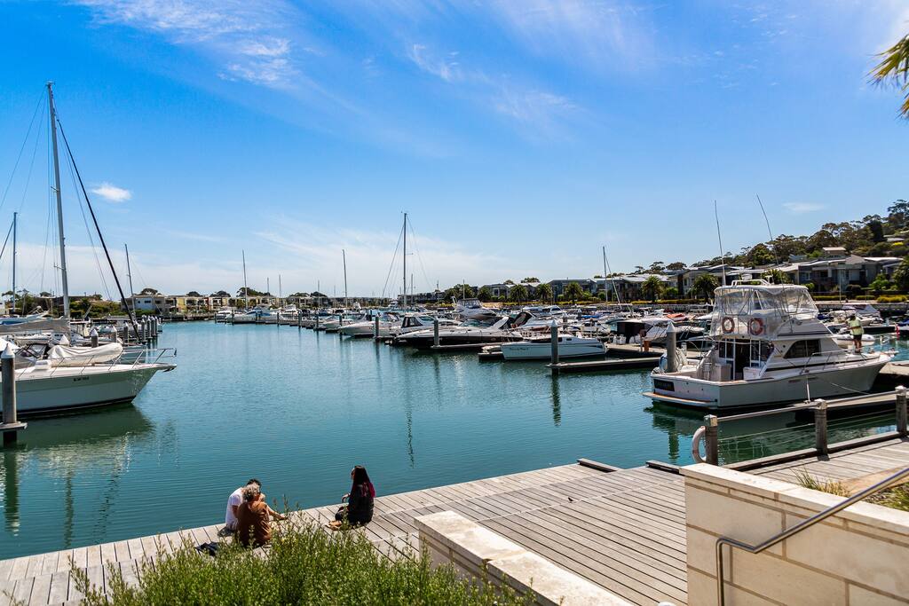 Castaway Villa @ Martha Cove-Luxury Marina Living – Holiday Shacks