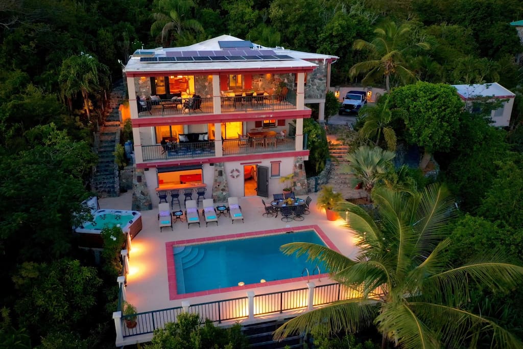 Riley's Retreat - Spacious Villa With Private Pool - Saint John