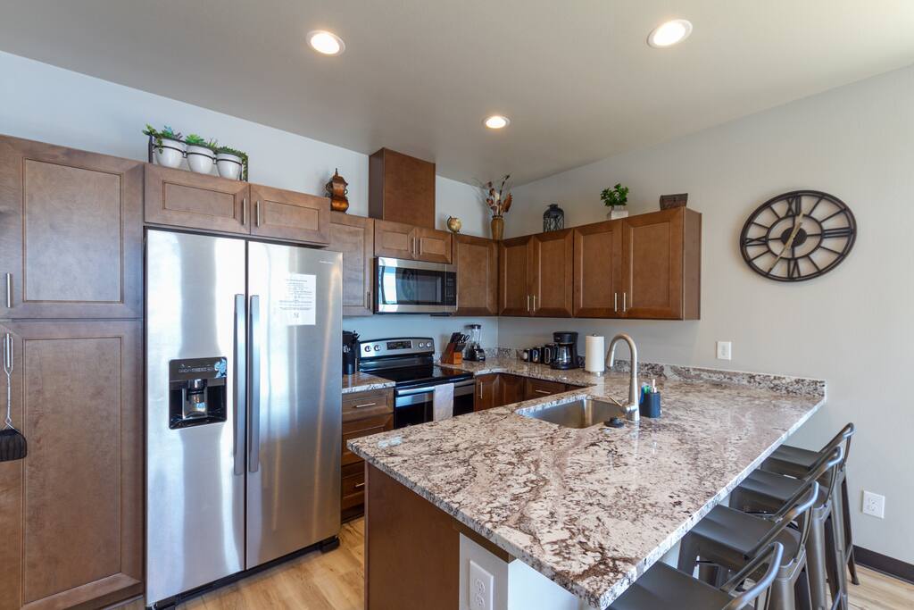 Beautiful Triplex Unit With Spectacular Lake View! | Valley | Waitts ...