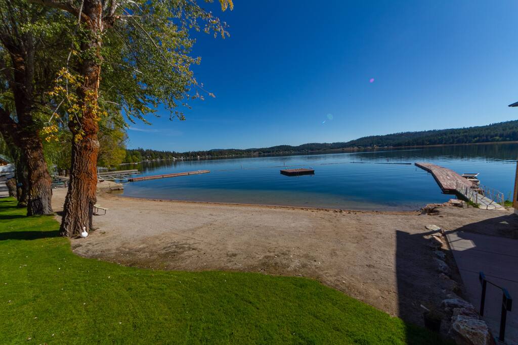 Beautiful Triplex Unit With Spectacular Lake View! | Valley | Waitts ...