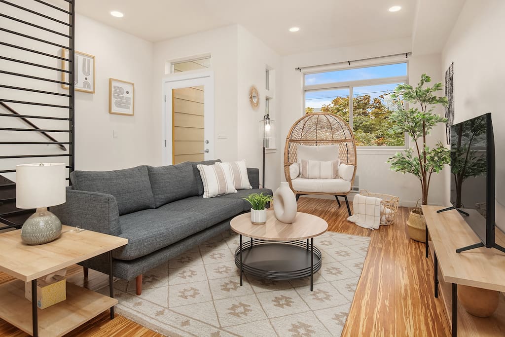 Stylish 3 Br Capitol Hill Home With 96 Walk Score! - Seattle