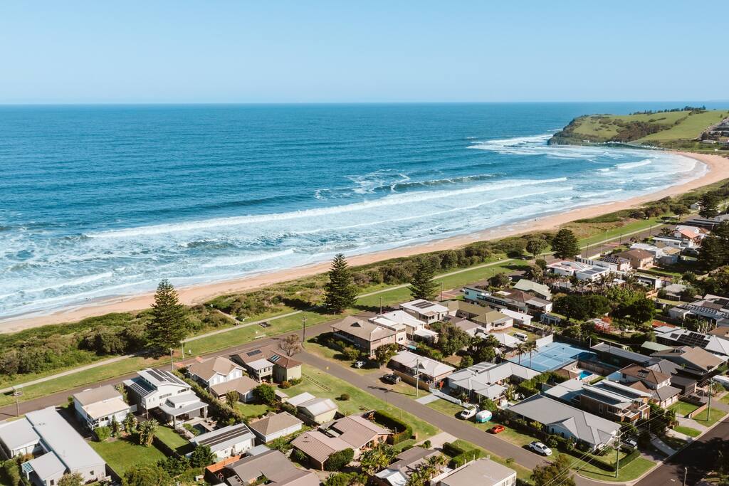 'Serenity Gerringong' Designer Beach House | Werri Beach | Supercalla ...