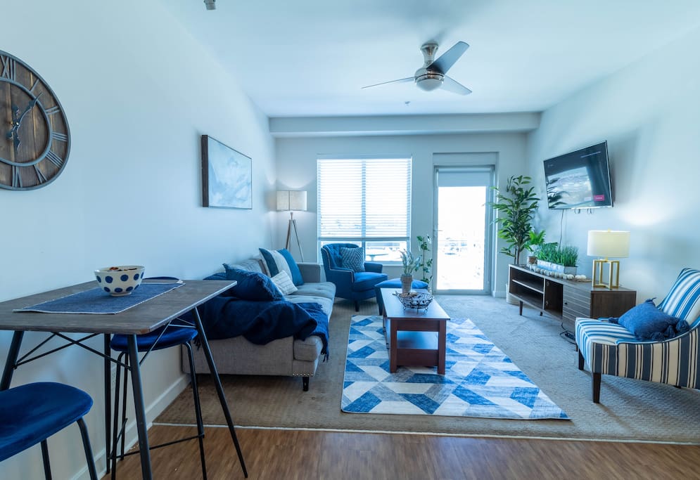 Luxury Amenities And Private Pool - Stunning Urban Retreat - Columbus, OH