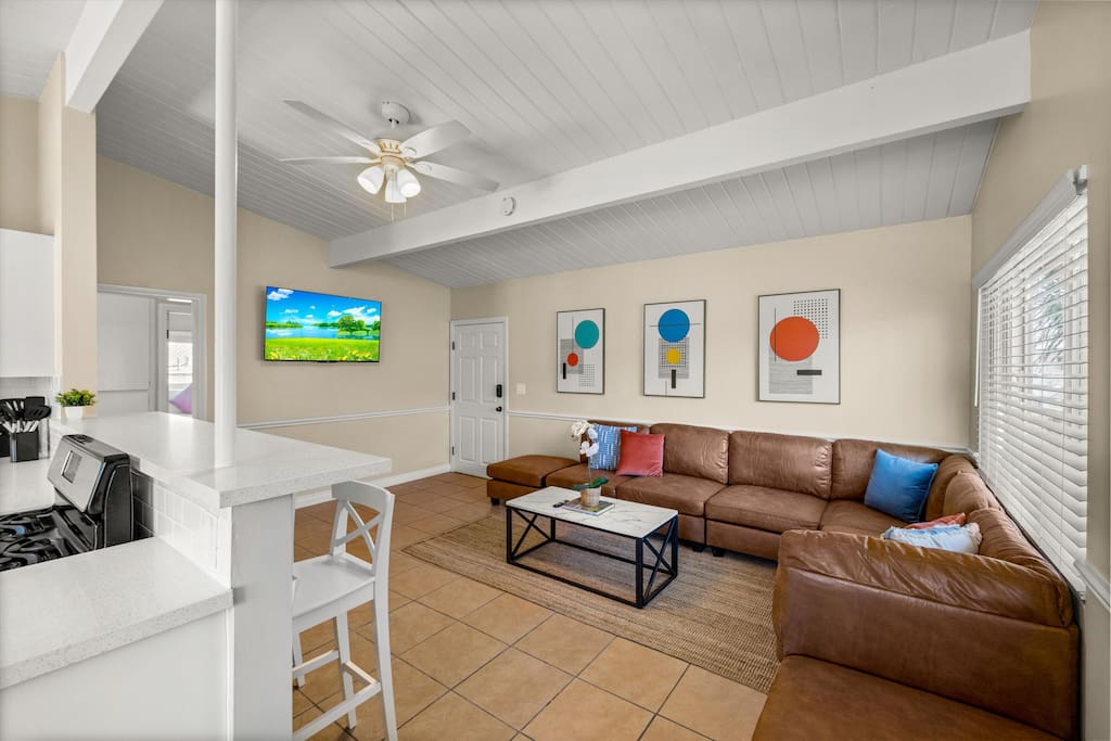 Surf Station F | 2br Walk To Beach & Funk Zone - Santa Barbara, CA