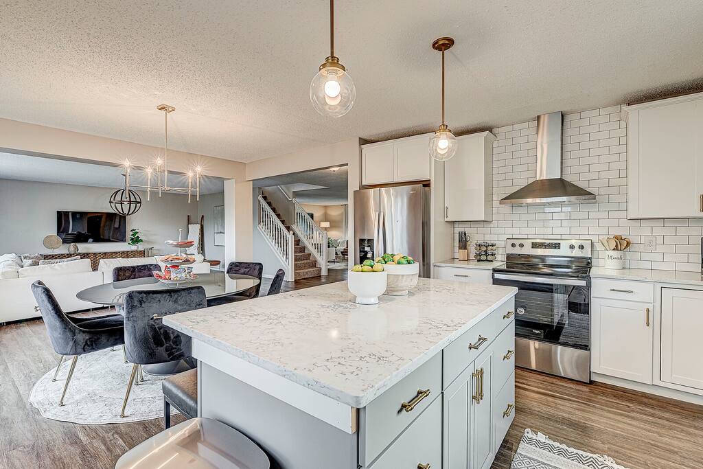 Lavish Huge Noblesville And Carmel Adjacent Family Home! - Noblesville, IN