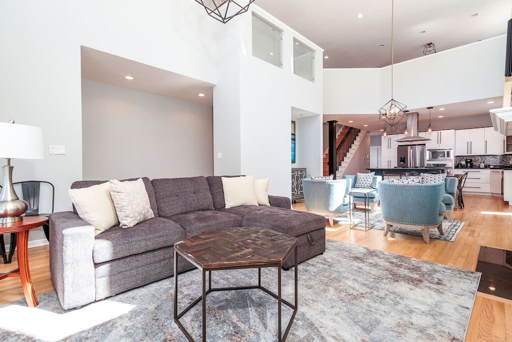 Eclectic, Stylish, And Cozy Milwaukee Home! - Milwaukee, WI