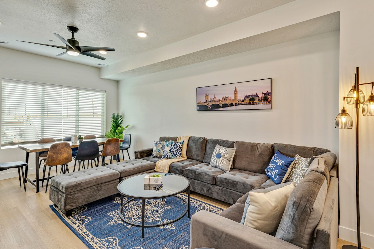 Charming Townhome With Garage And Smart Tvs - Cozy Urban Retreat - Salt Lake City, UT