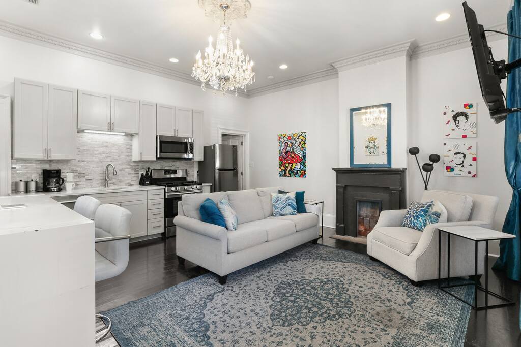 Marigny Gem 2 Bed/2 Bath Condo - New Orleans, LA