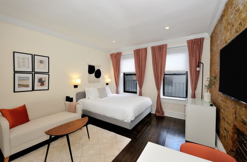 The Lisa III • Vibe 8735 | Book Direct Here