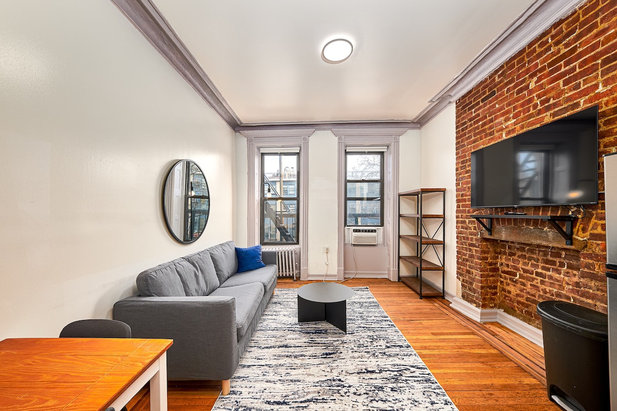 The Beacon III • Vibe 8622 | Book Direct Here