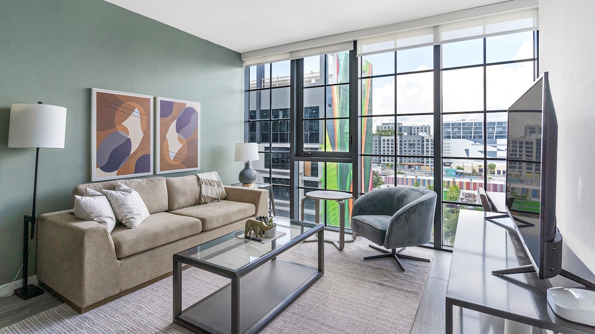 The Juliet V Vibe 8700 | Book Direct Here